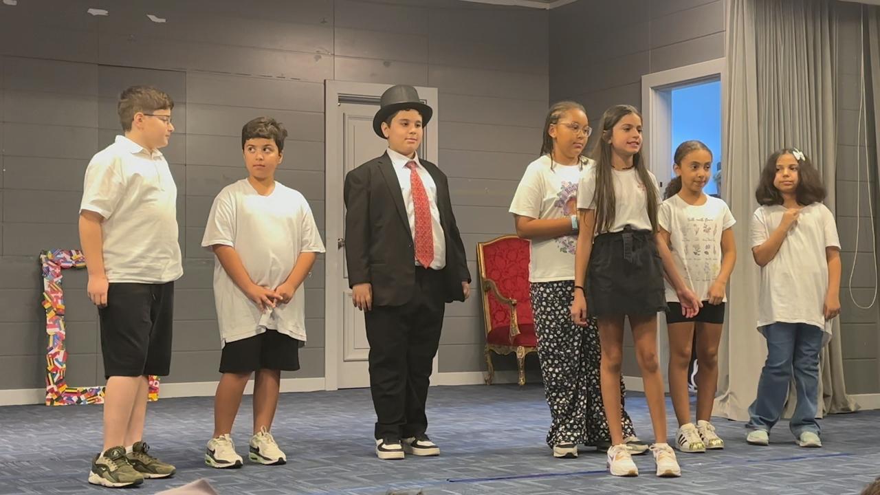 Spectacle des CM1E - Ecole Francaise internatioale de Riyad